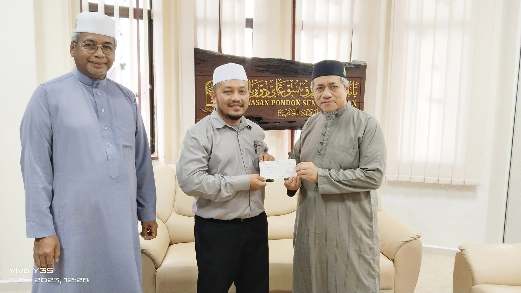 Penyampaian Sumbangan Untuk Pembinaan Pasti Al-Amin, Kemubu. - Yayasan ...